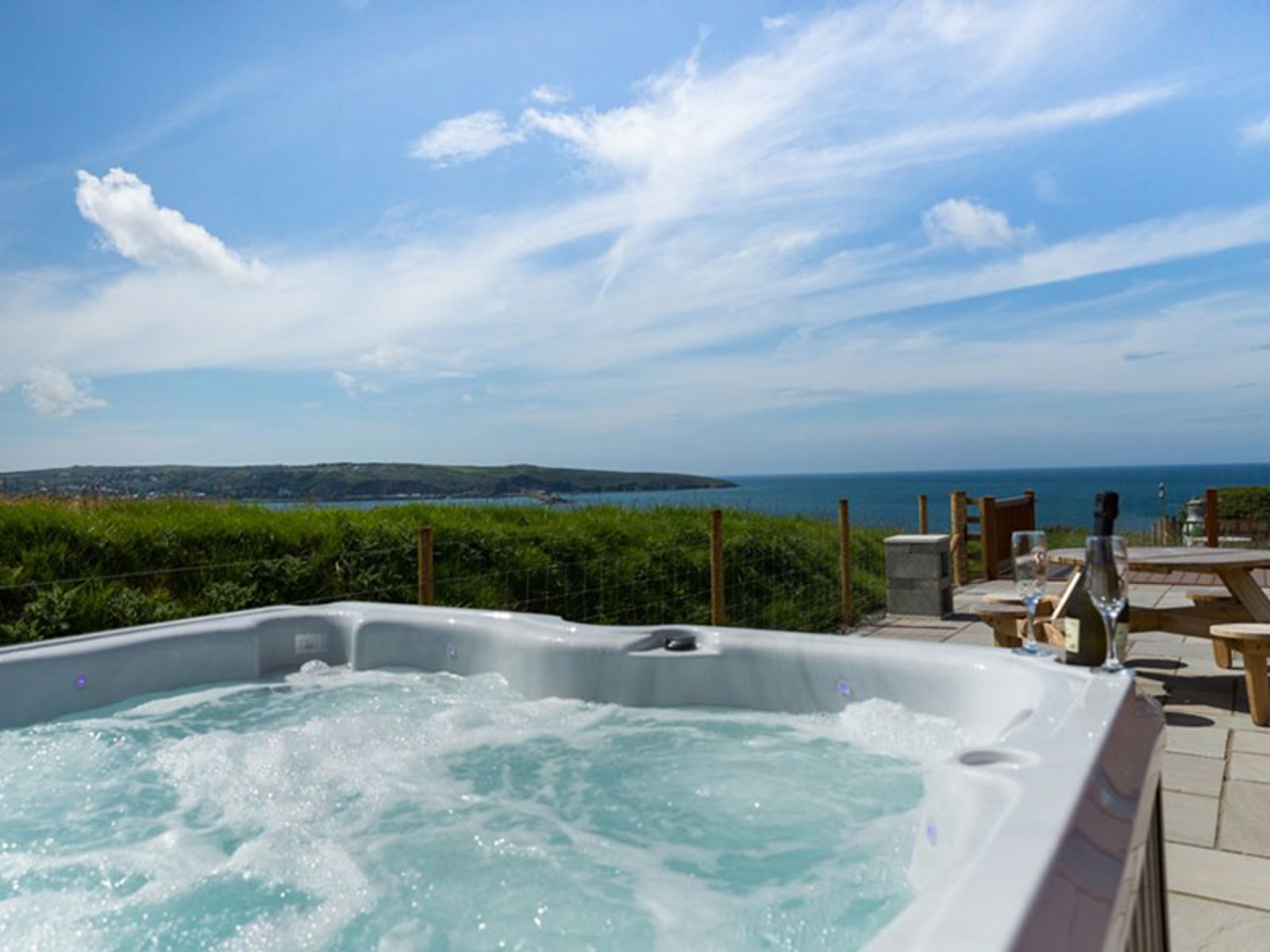 Sunset Lodge | Fishguard Bay Resort